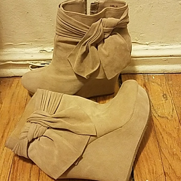 Rouge Helium | Shoes | Booties | Poshmark